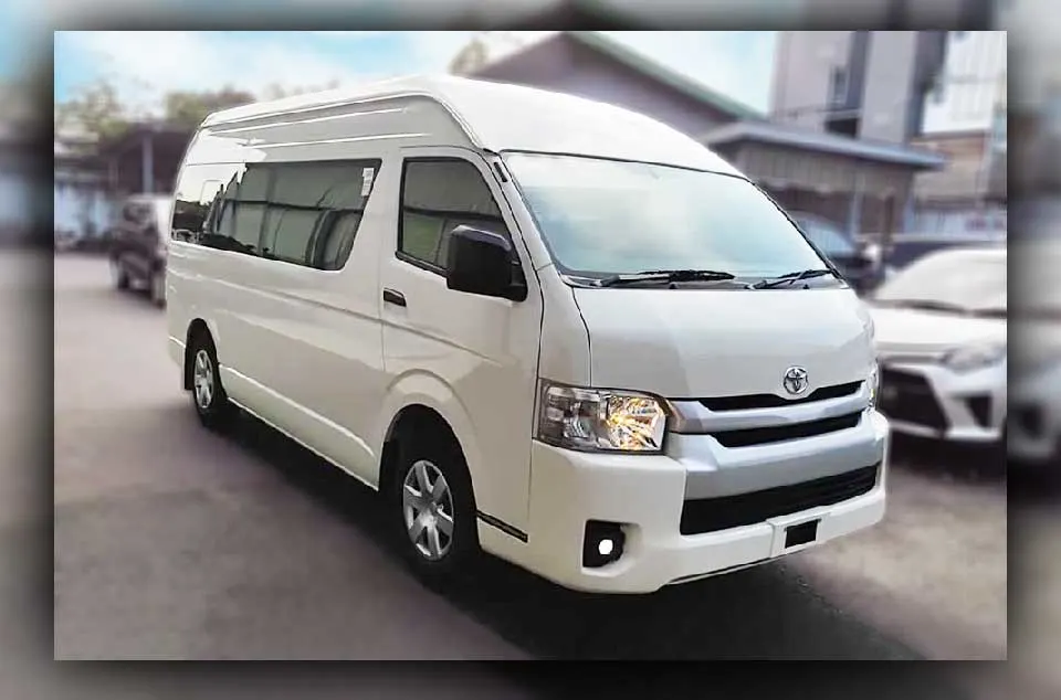 Kelebihan Sewa Mobil Hiace Untuk Wisata Keluarga Besar